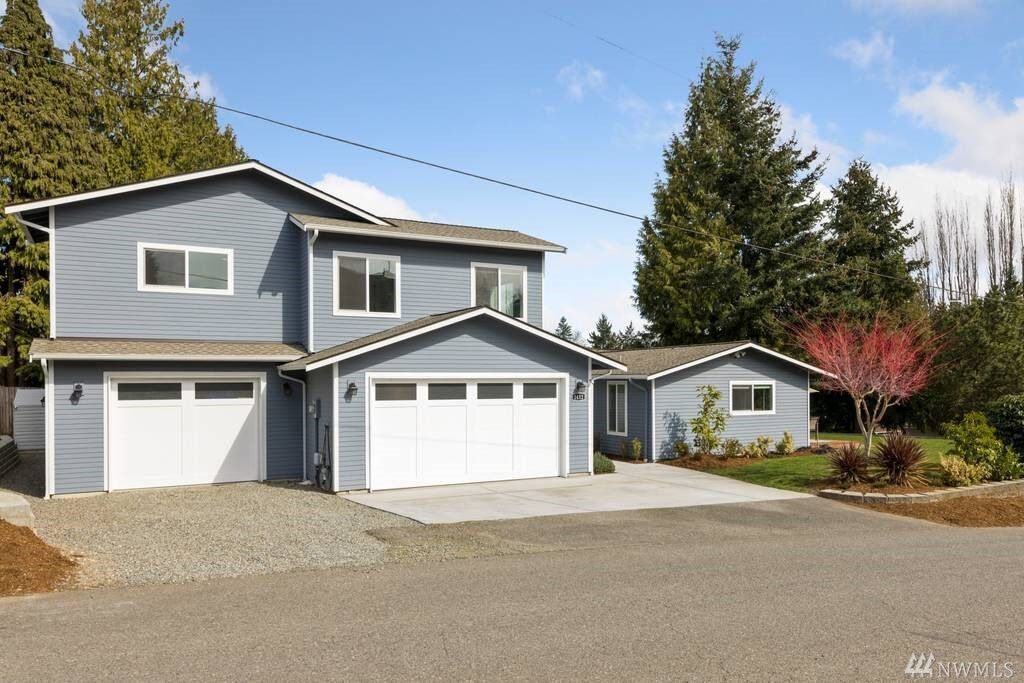 Home for sale in Renton: 1412 N 26th St, Renton, WA 98056