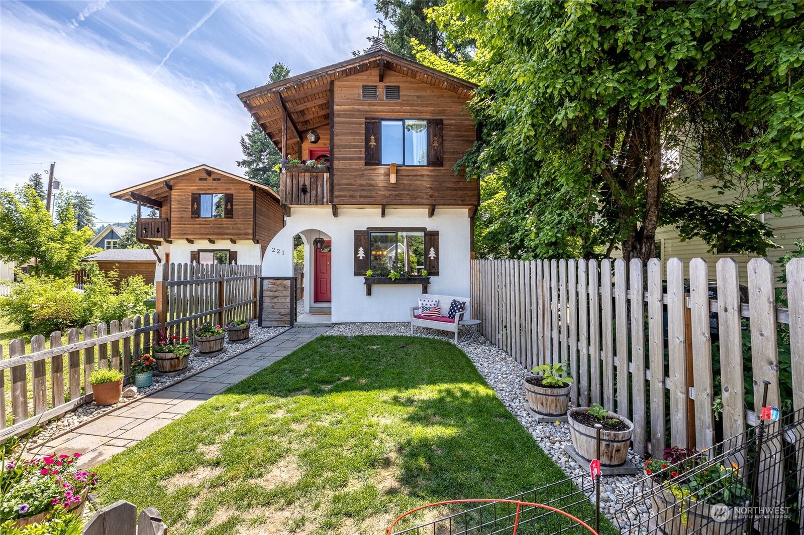 2 bed Leavenworth home for sale: 221 Evans Street, Leavenworth, WA 98826