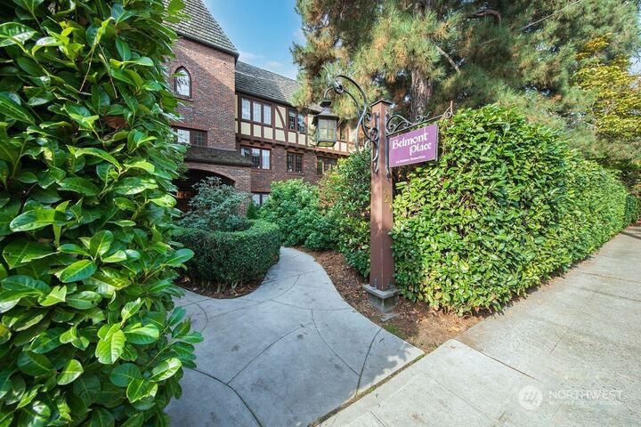 Home for sale in Seattle: 721 Boylston Avenue E 207, Seattle, WA 98102