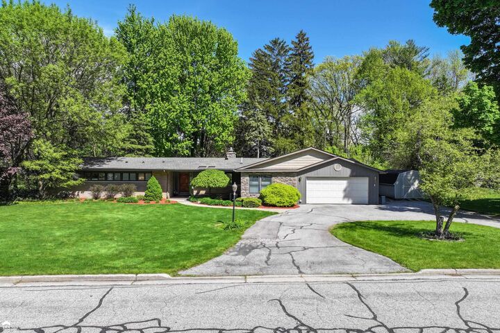 MLS#50141192: 1510 Delta, Saginaw, MI 48638