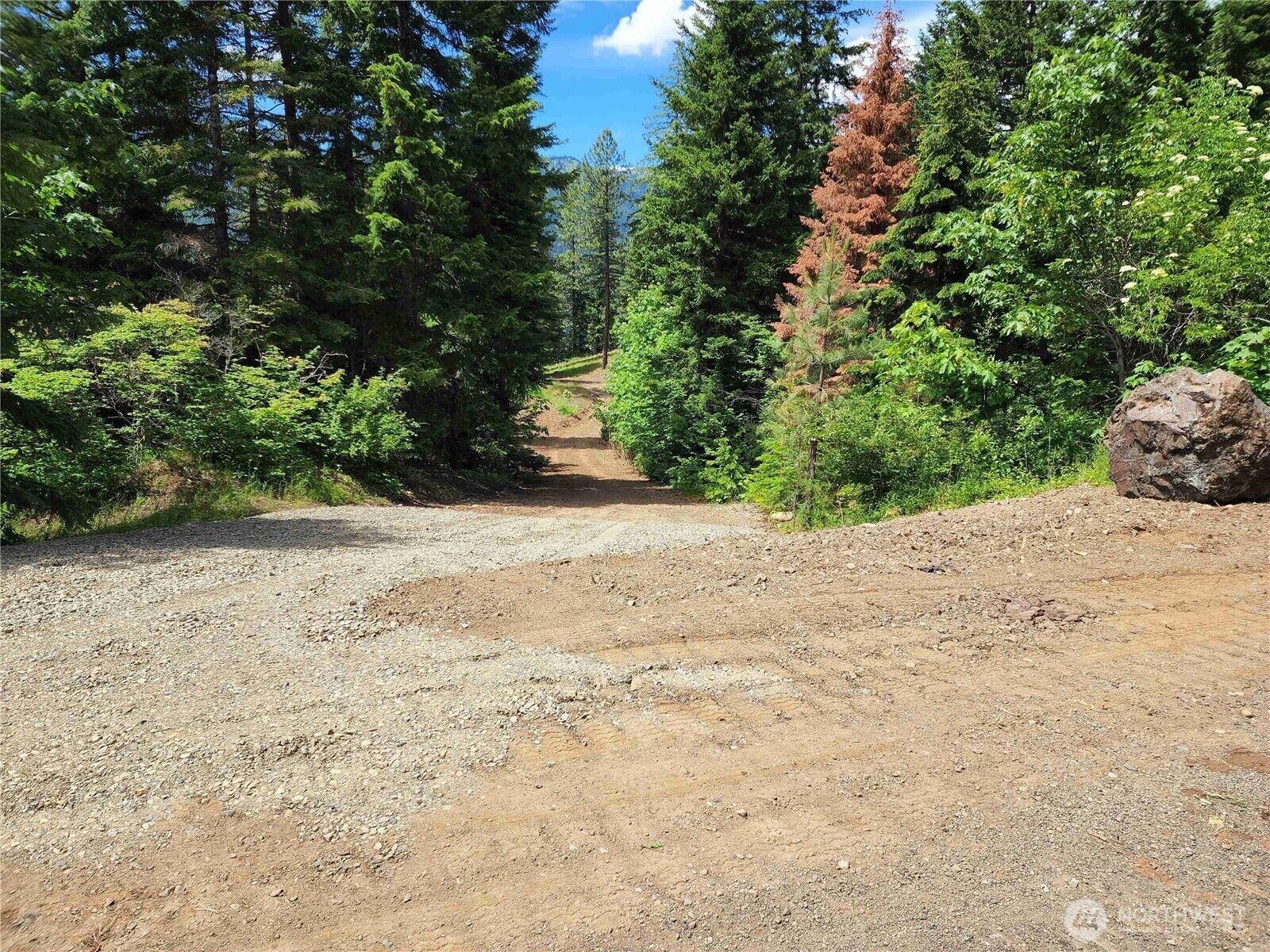 MLS#2381119: 2 Newport Creek Loop, Ronald, WA 98940