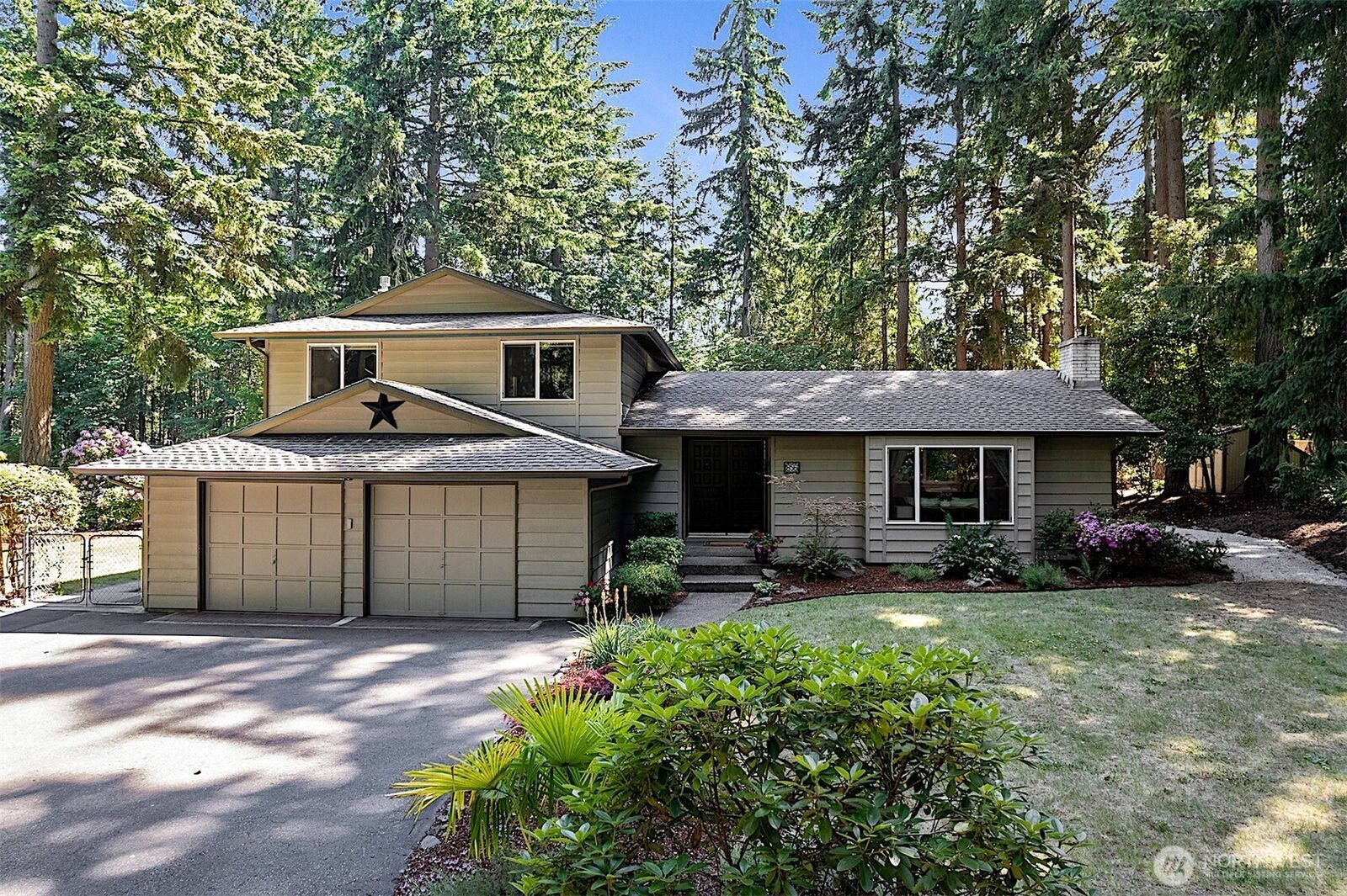 Home for sale in Fox Island: 856 Island Boulevard, Fox Island, WA 98333