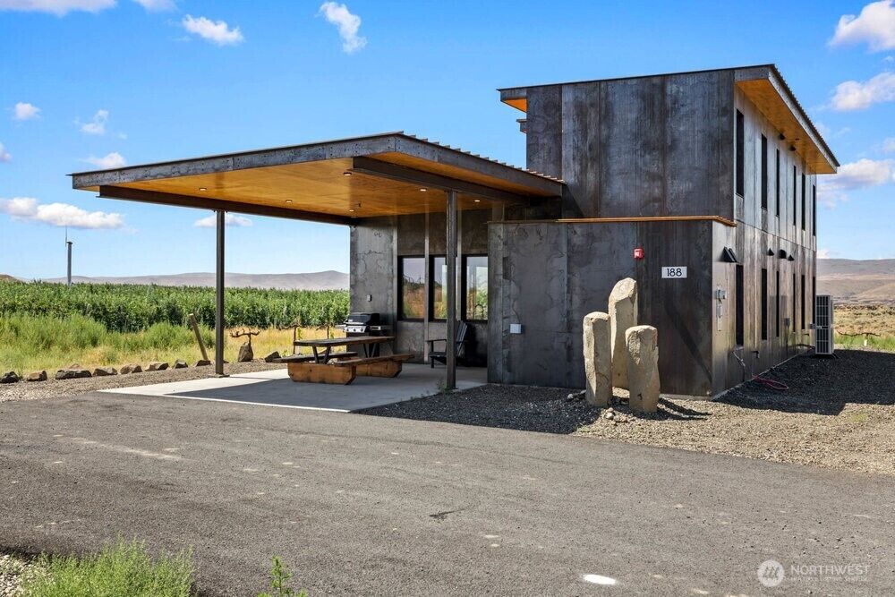 House for sale in Quincy: 202 Rattlesnake Point Road NW, Quincy, WA 98848