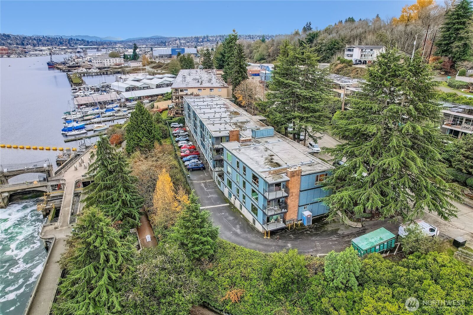 MLS#2456944: 3200 W Commodore Way 206, Seattle, WA 98199