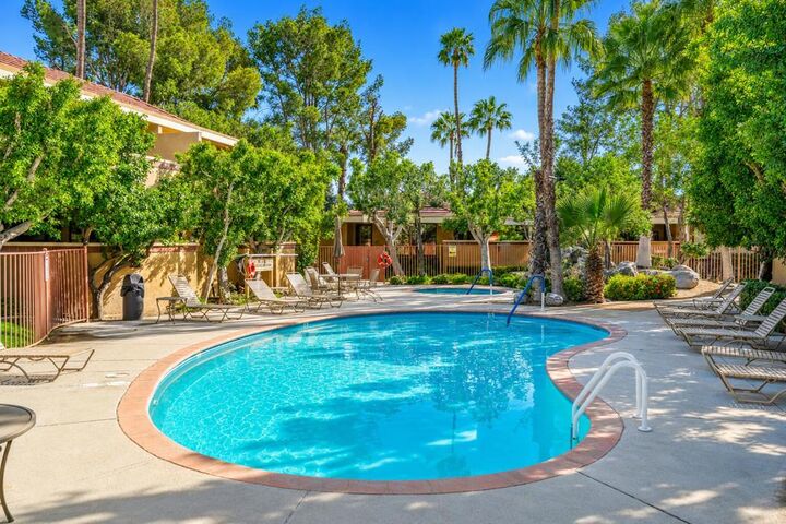 Home for sale in Palm Springs: 2501 N Indian Canyon Drive 603, Palm ...