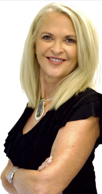 Lenora Lee - BE3 - - Beggins Enterprises - - C21 Beggins